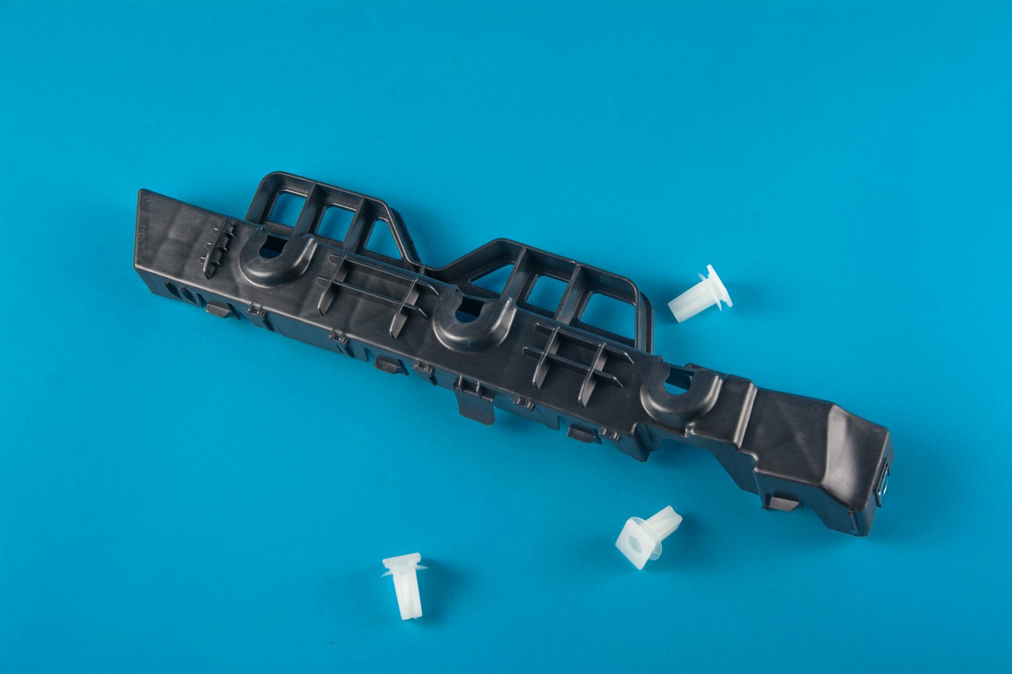 Кpонштейн, крепление, клипса заднего бампера левый Kia Rio 4 X Line 2017-2023 Киа Рио 86613H0500