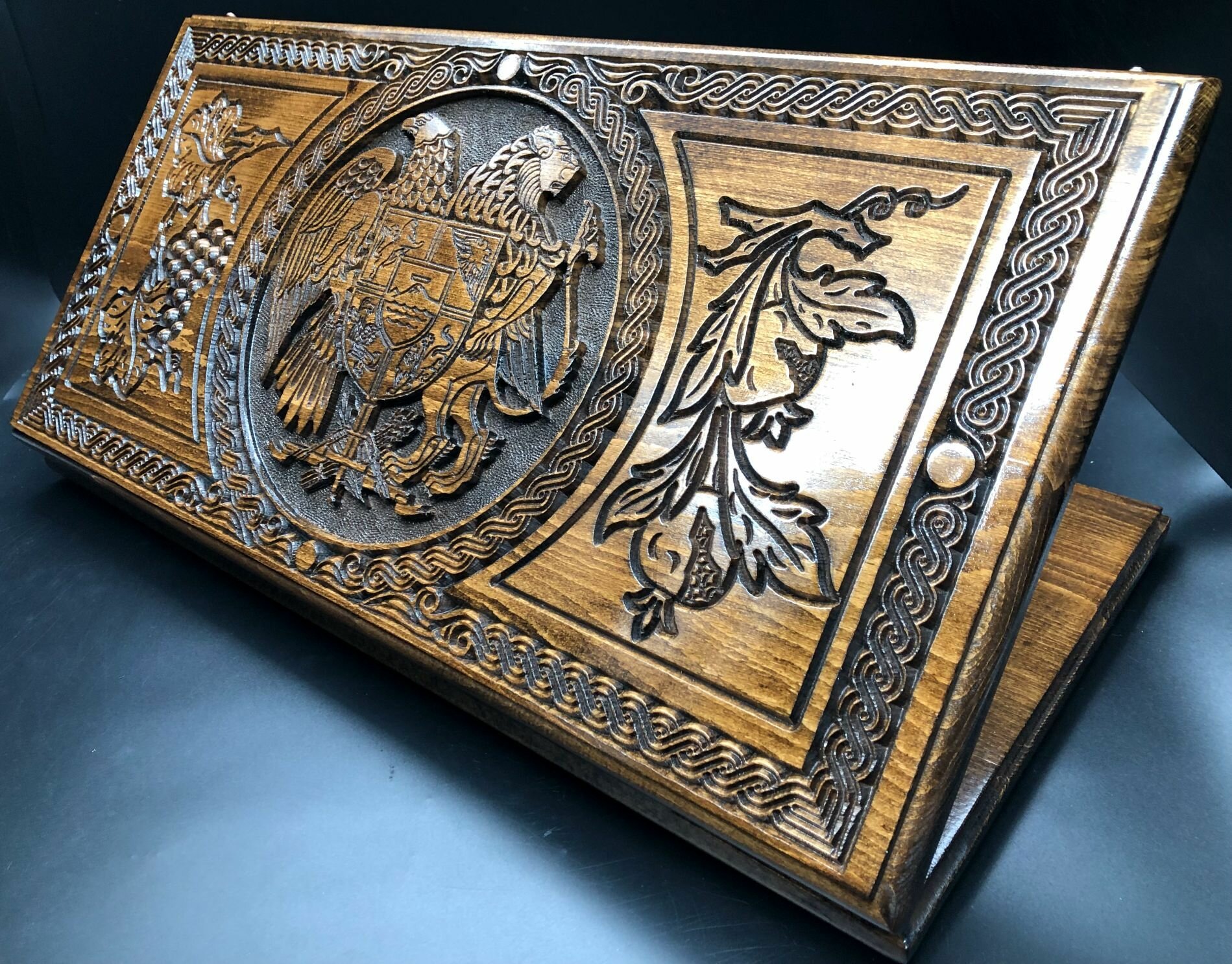 Нарды резные авторские "Герб Армении" большие 60х60 см