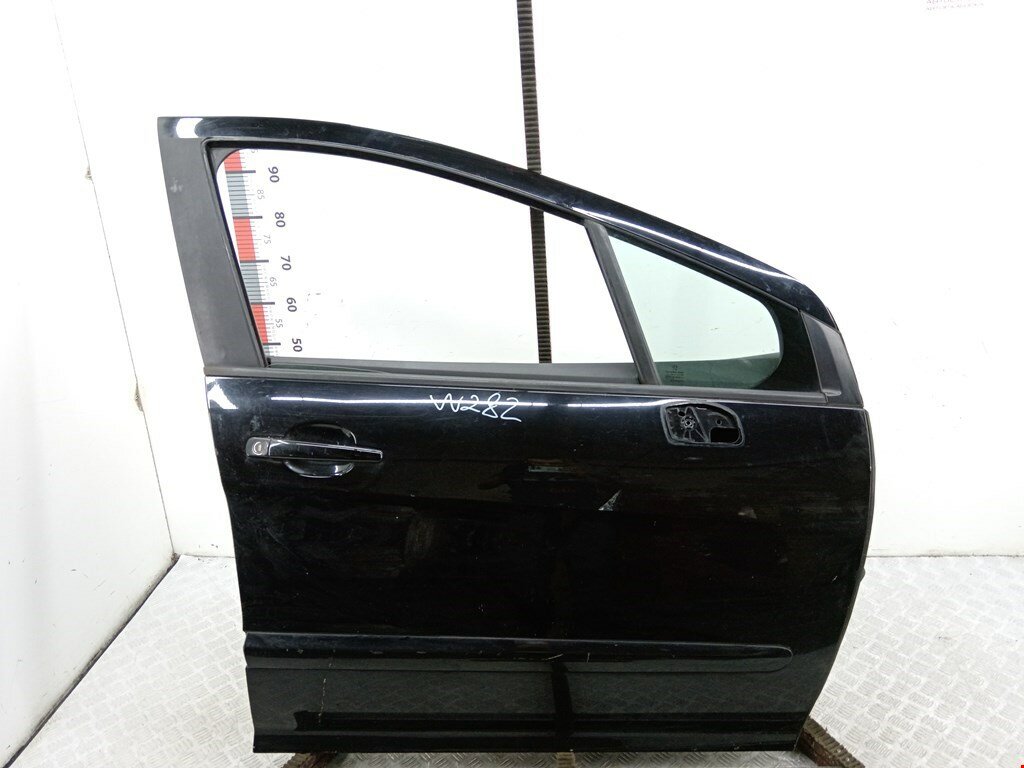 Дверь передняя правая Peugeot 308 9004CC арт. 1843463