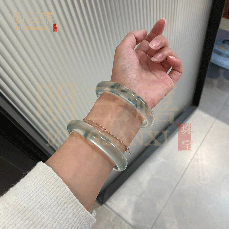 Жесткий браслет, нефрит