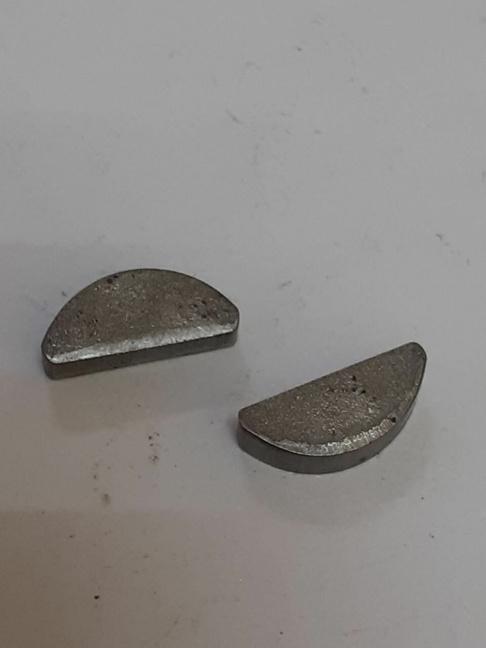 Шпонка сегментная 2,5*3*10мм А стальная вала полукруглая,