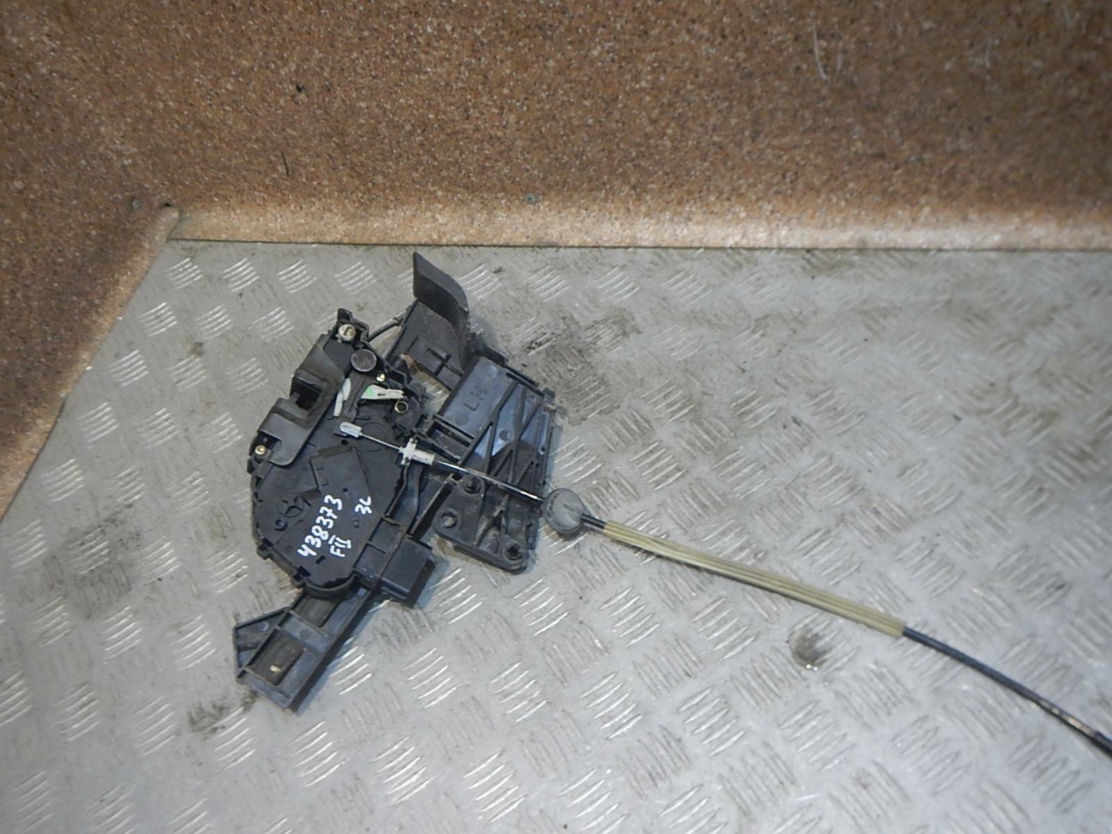 Б/У Замок двери задней левой, Ford (Форд)-FOCUS 2 (05-08) FORD FOCUS 2 (05-08) 10 контактов. Без повреждений. 438373 FORD...