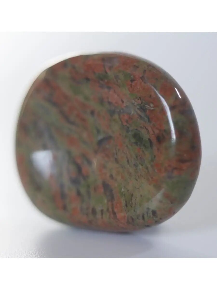 Унакит камень антистресс с выемкой. 3,5х3,5х0,5 см