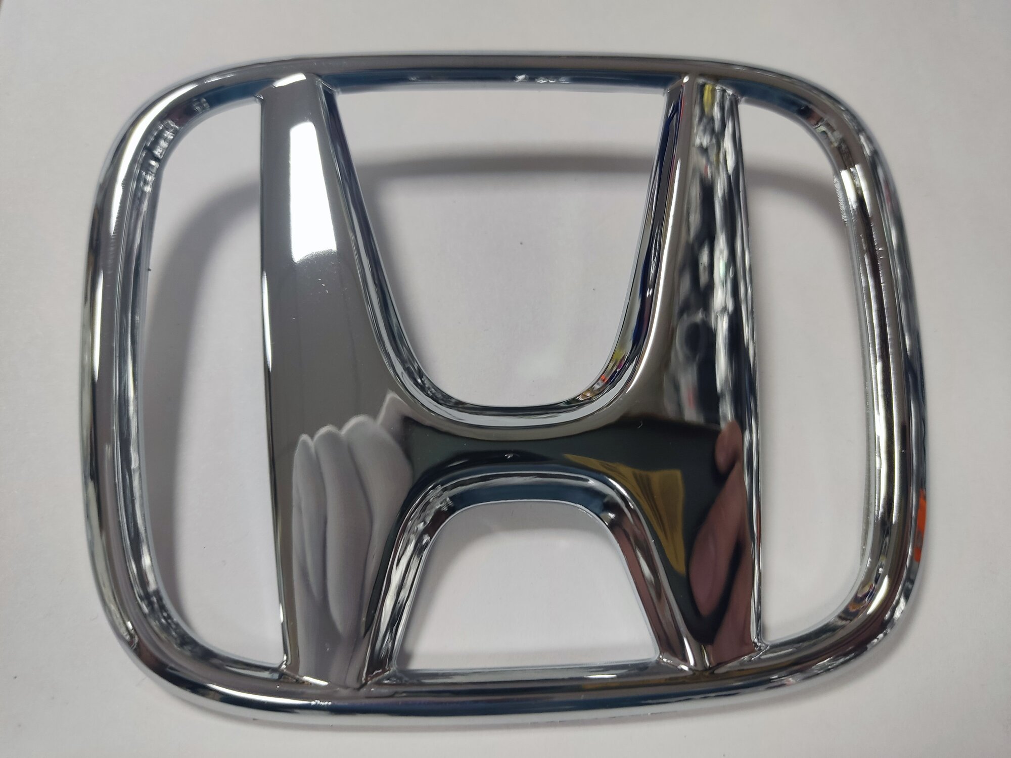 Эмблема Honda, 117 х 96мм, хромированная, самоклеящаяся
