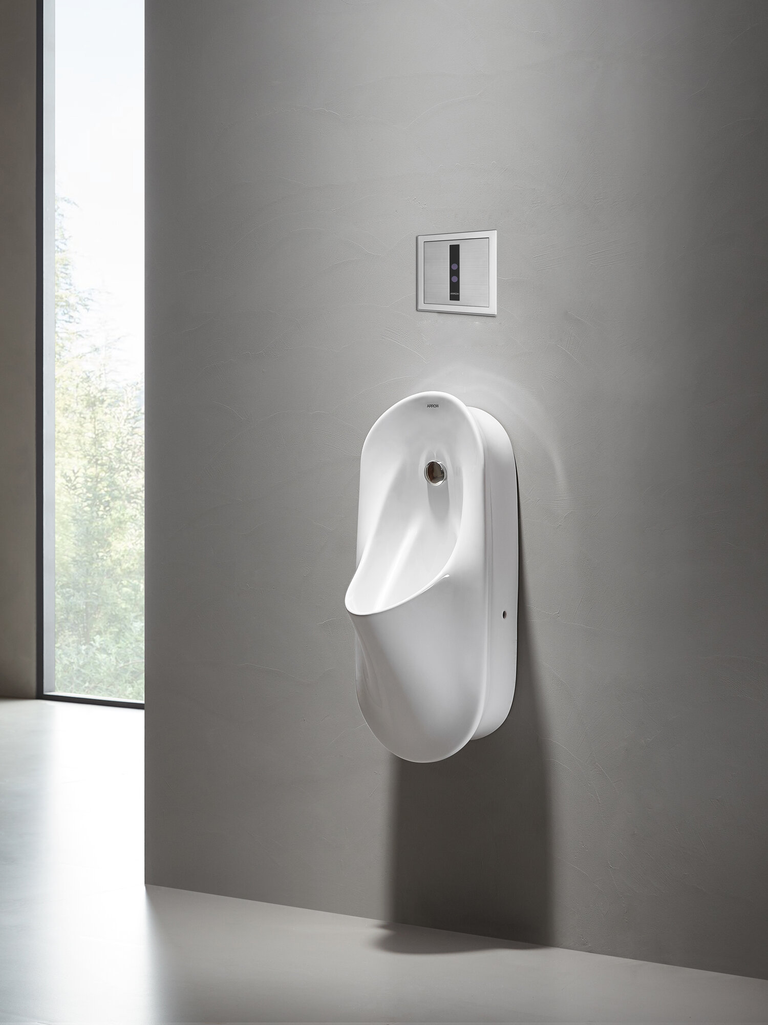 Писсуар ARROW подвесной с сенсорным смывным устройством (питание от батареи 6B)