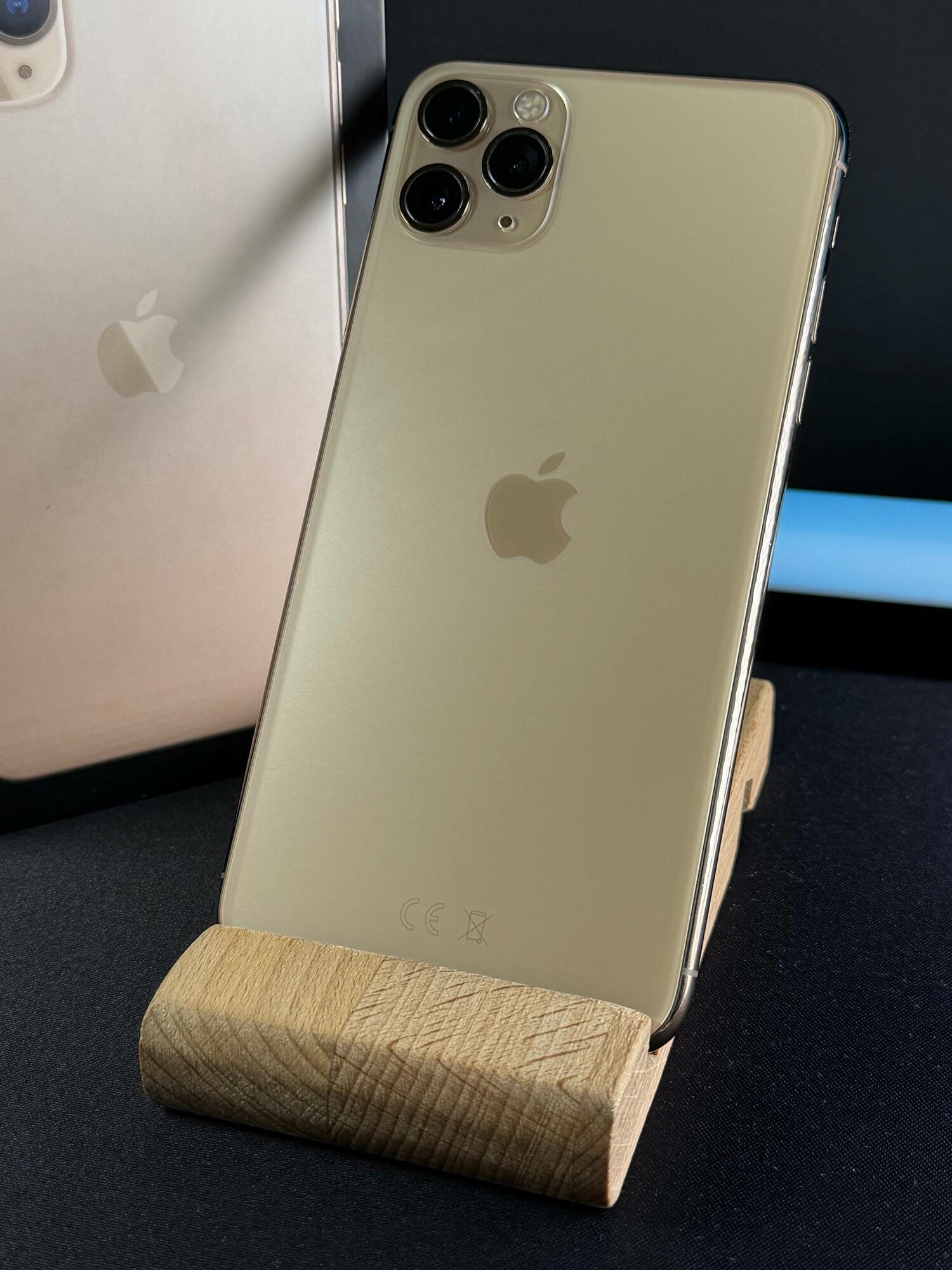 Смартфон Apple iPhone 11 Pro Max, 256gb, Gold, RU, nano SIM + eSIM
