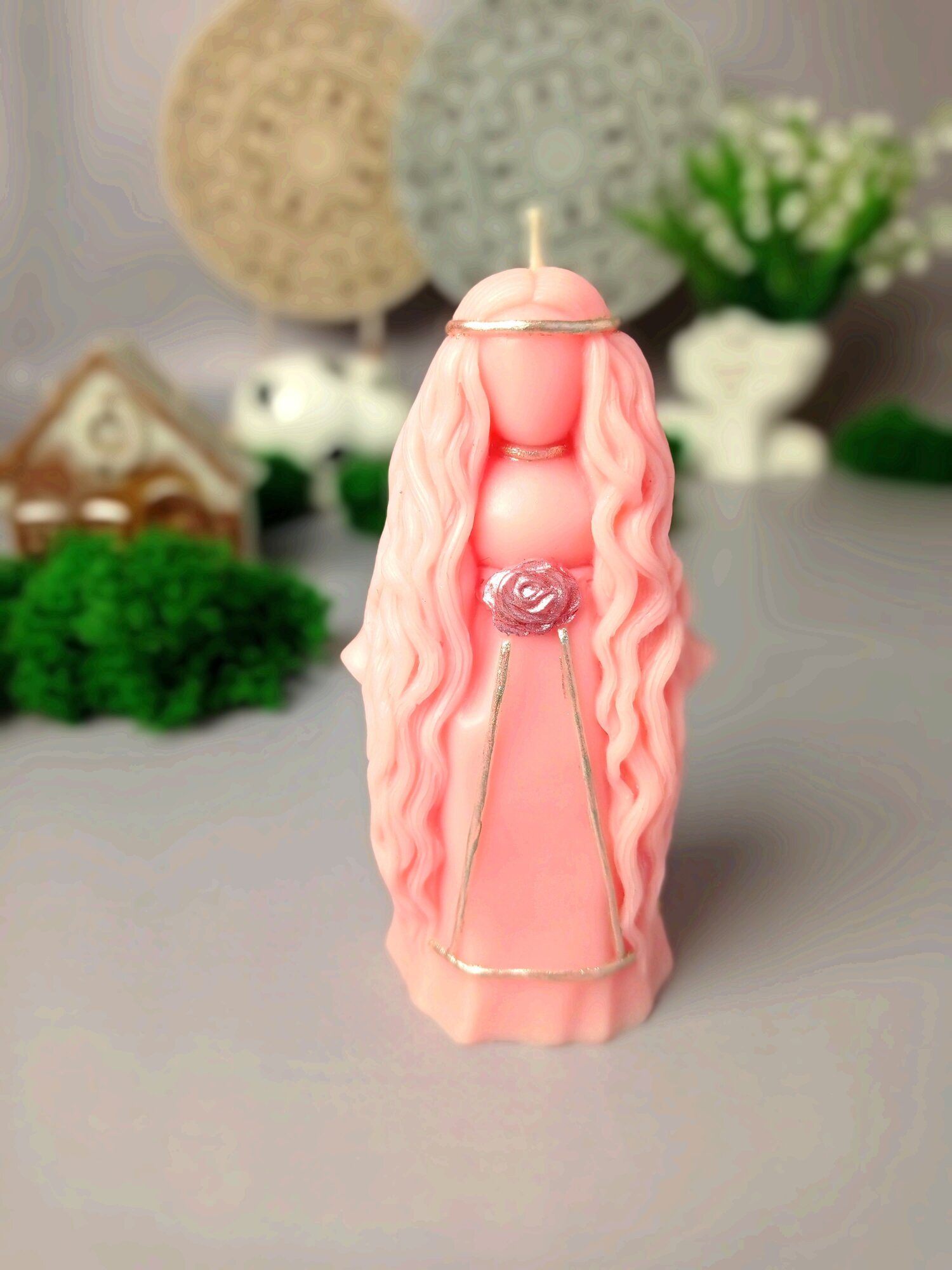 Свеча DekorAng "Ангел Берегиня", 100% воск, ручная работа, ручная роспись, фигурная, розовая
