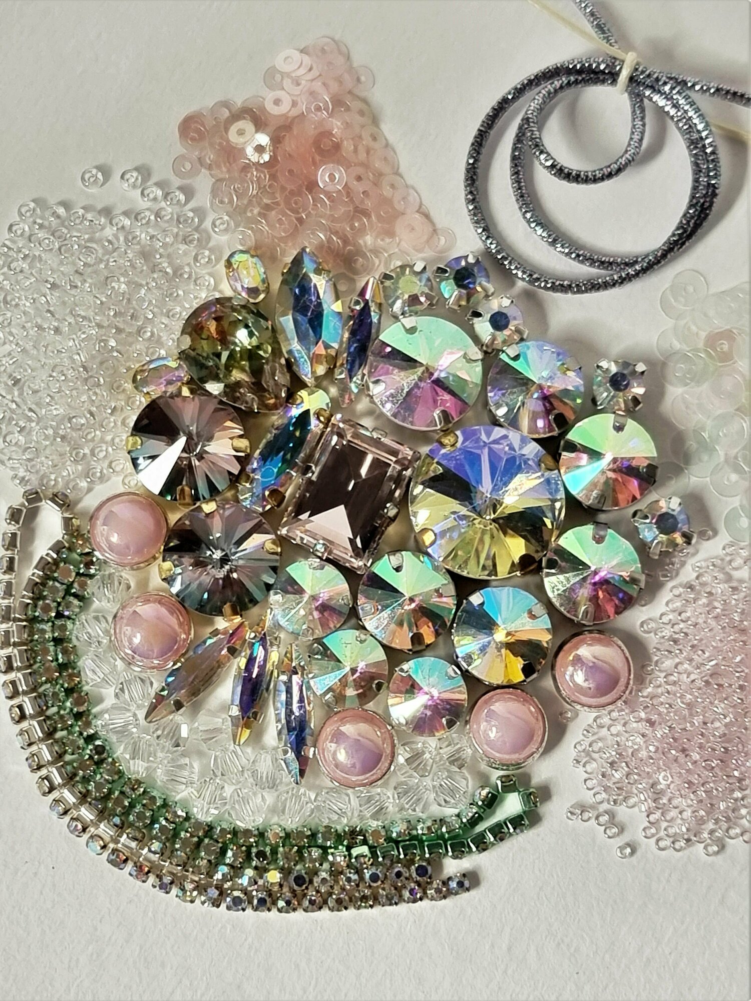 Стразы, Пайетки, Бисер. Набор Радужный АВ.59шт.