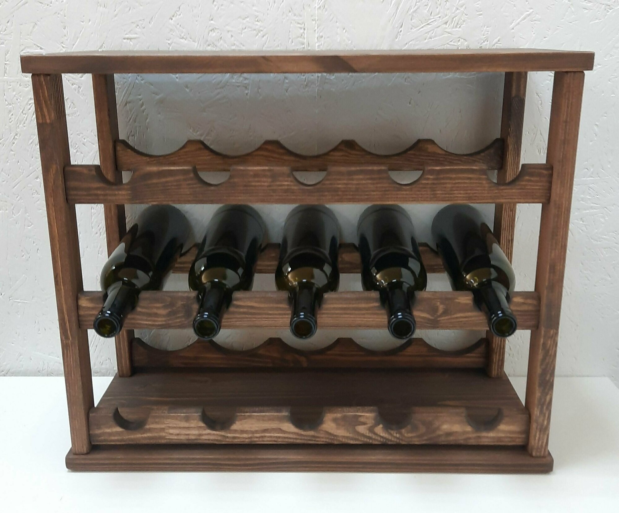 Стеллаж для 15 бутылок вина и шампанского деревянный со столешницей. Грецкий орех.