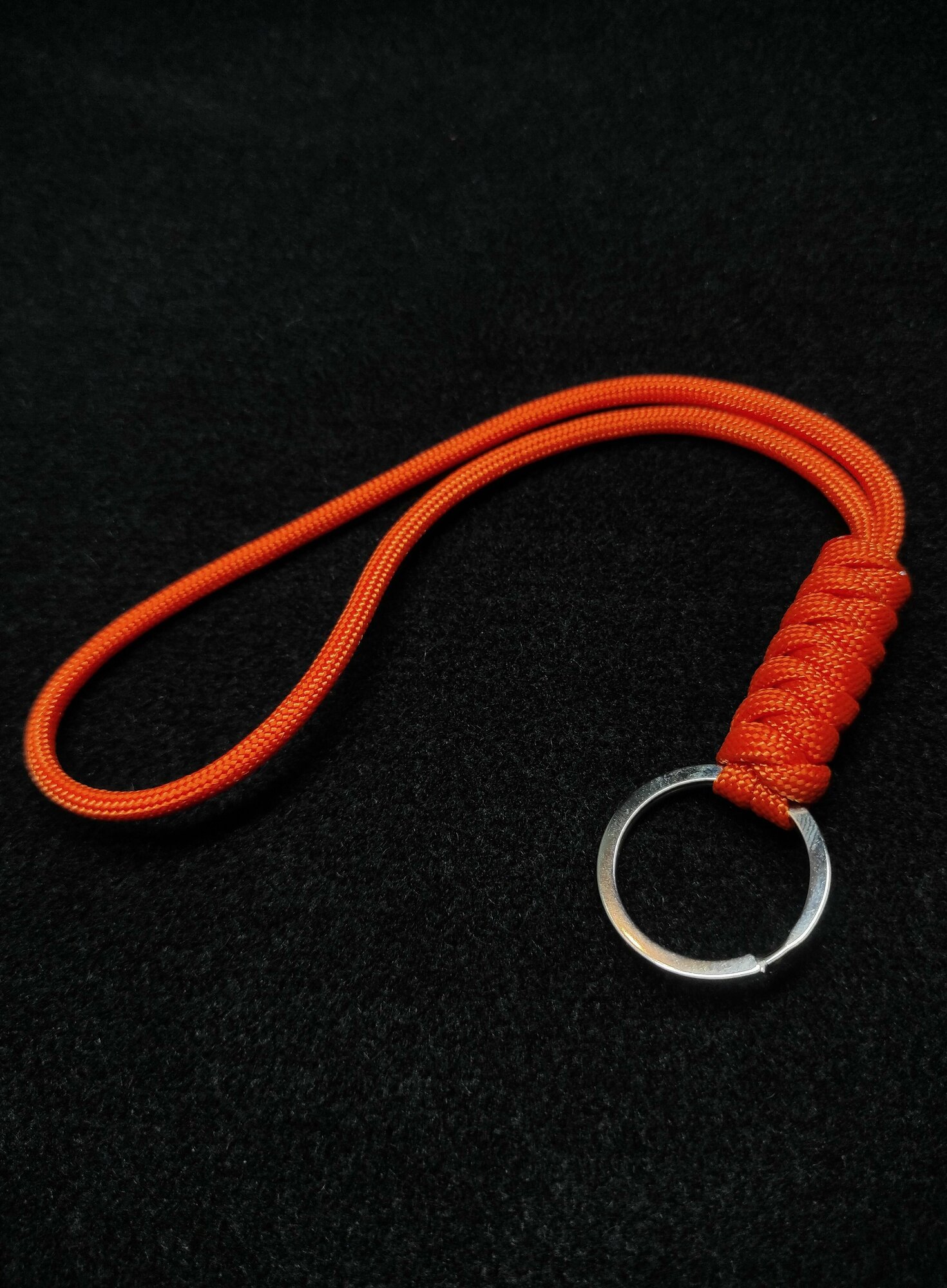 Темляк брелок из паракорда