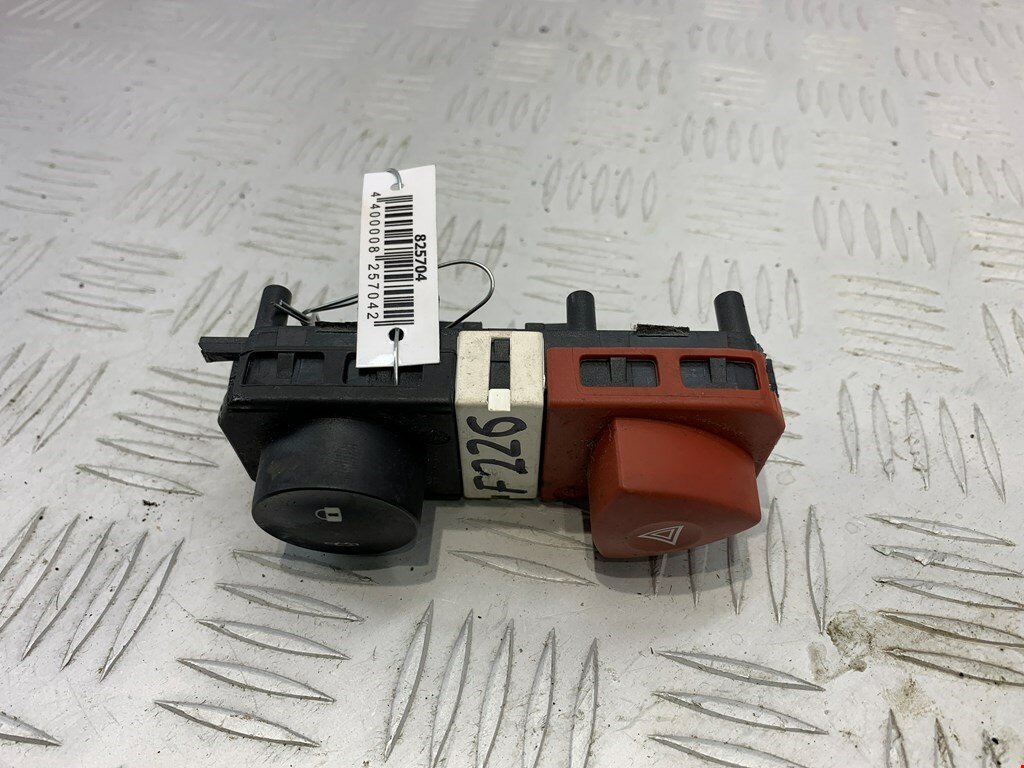 Кнопка аварийной сигнализации Renault Scenic 2 8200107808 арт. 825704