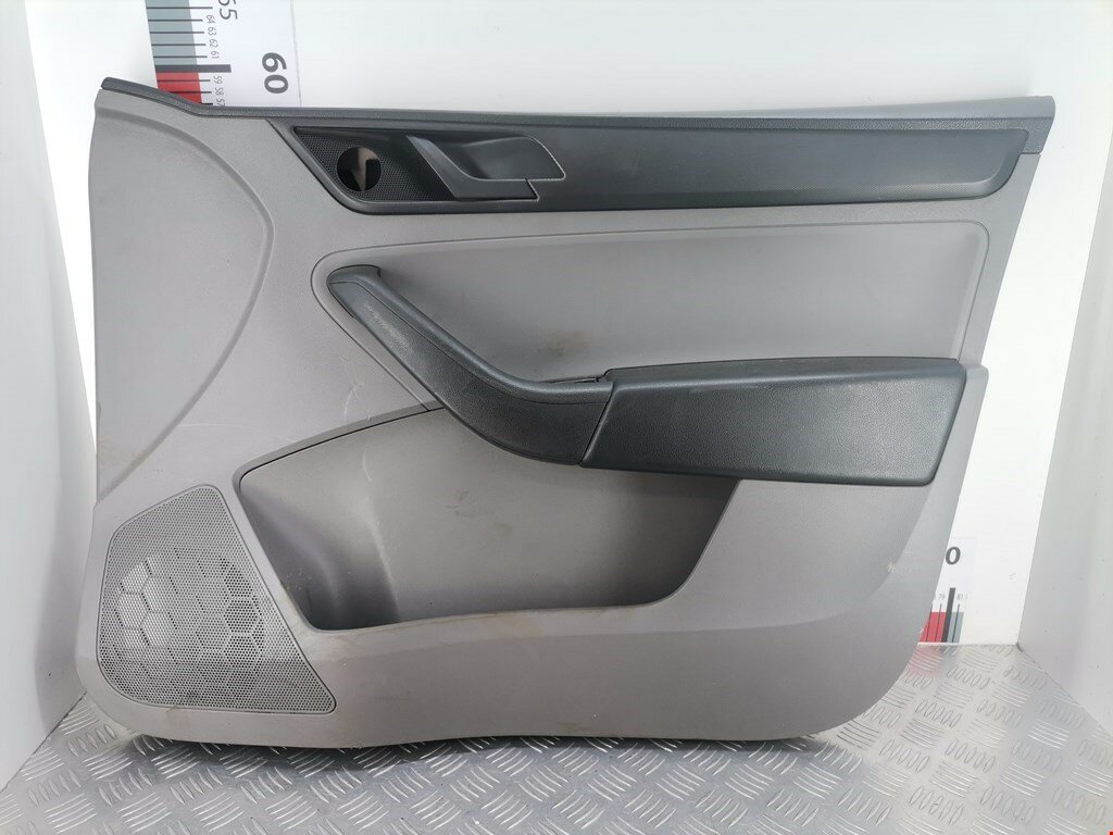 Обшивка (карта) двери передней правой Skoda Rapid 1 5JB867012 арт. 1898471