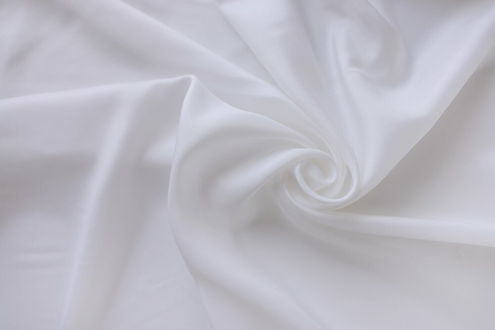 Ткань белый(молочный) батик из шёлка, ширина 1.44 м, плотность 41 г/м2