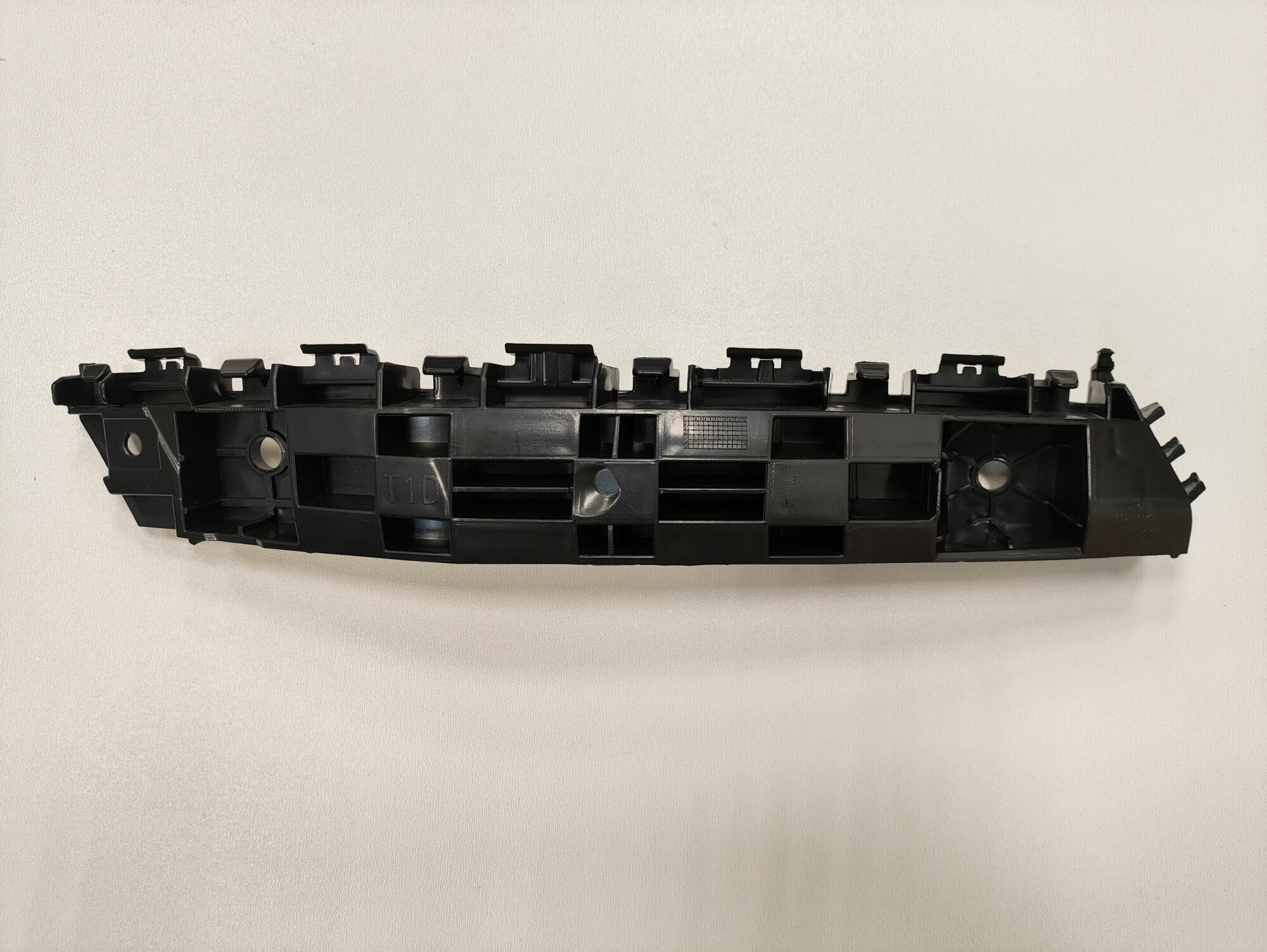 Кронштейн бампера переднего правый Chery Tiggo 8 Pro MAX [2.0 16V 7AMT внедорожник ] 602000849AA