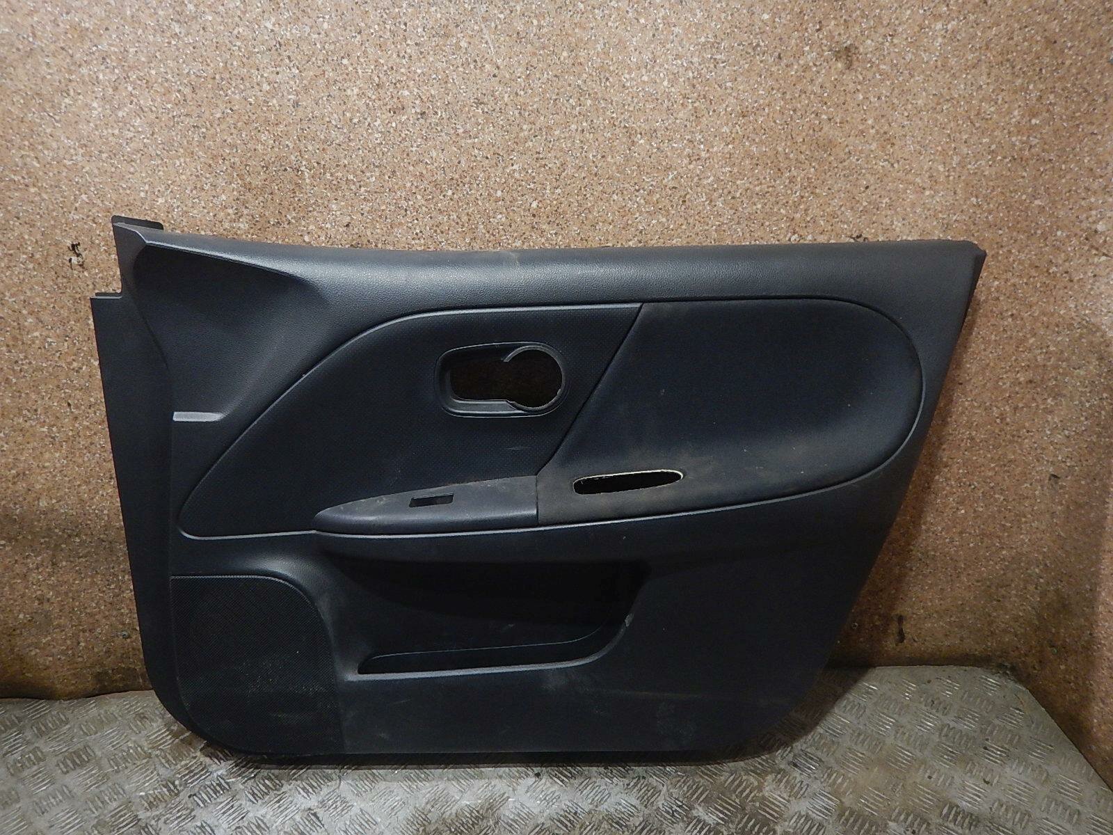 Б/У Обшивка двери передней правой, Nissan (Ниссан)-NOTE (E11) (06-) NISSAN NOTE (E11) (06-) Потертости. 470010 NISSAN ар...