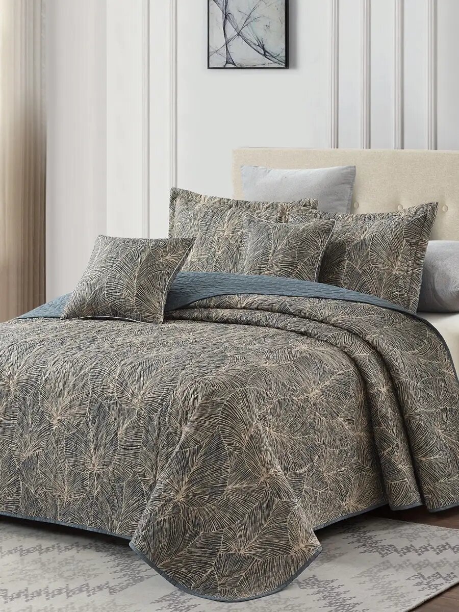 Покрывало на кровать 240х260 и 4 наволочки