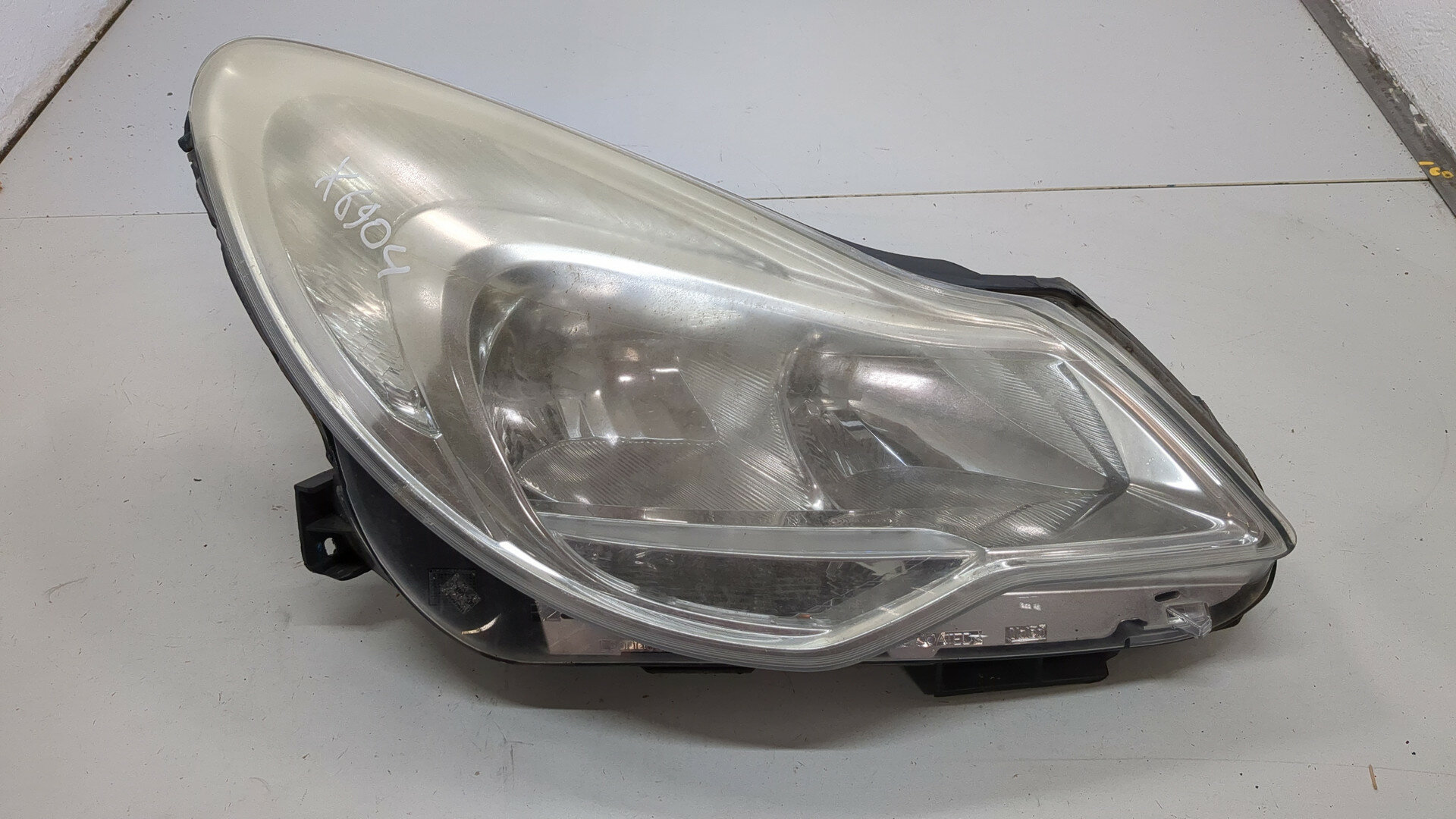 Фара (передняя) правая Opel Corsa D Б/У