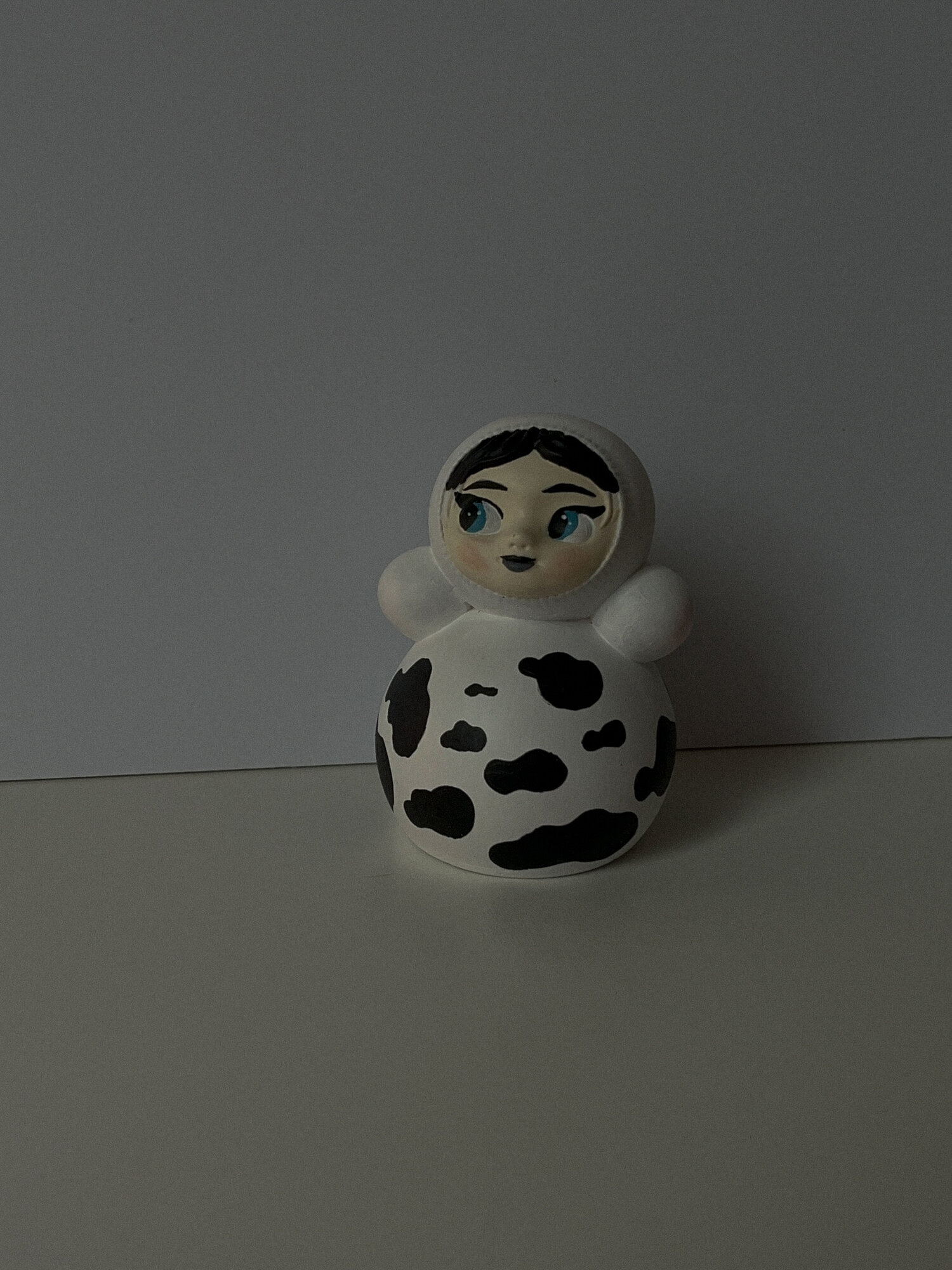 Гипсовая фигурка-неваляшка «маруська - на лугу» ручная работа