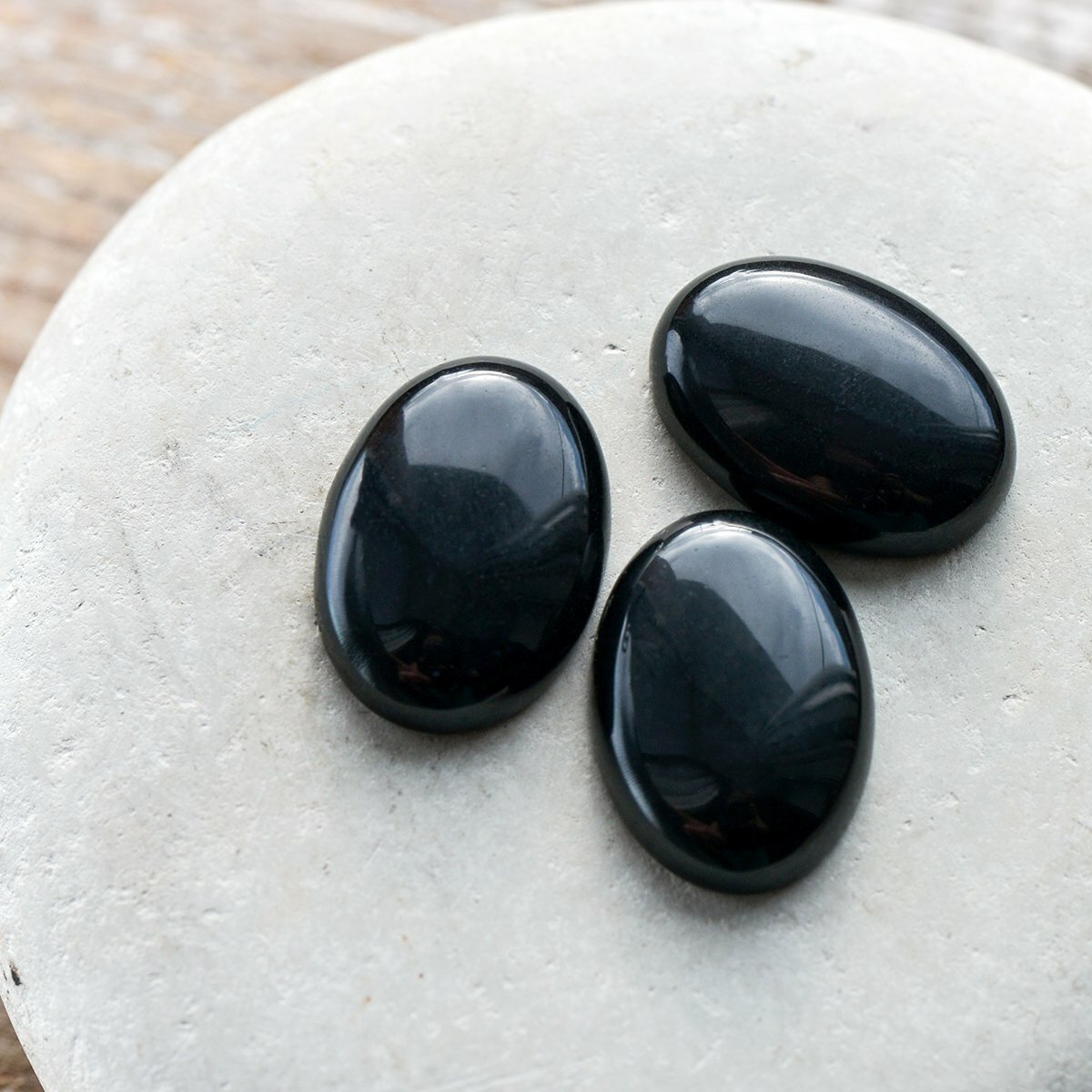Кабошон Агат 3 шт, овальный, цвет черный, размер 25x18x6 мм