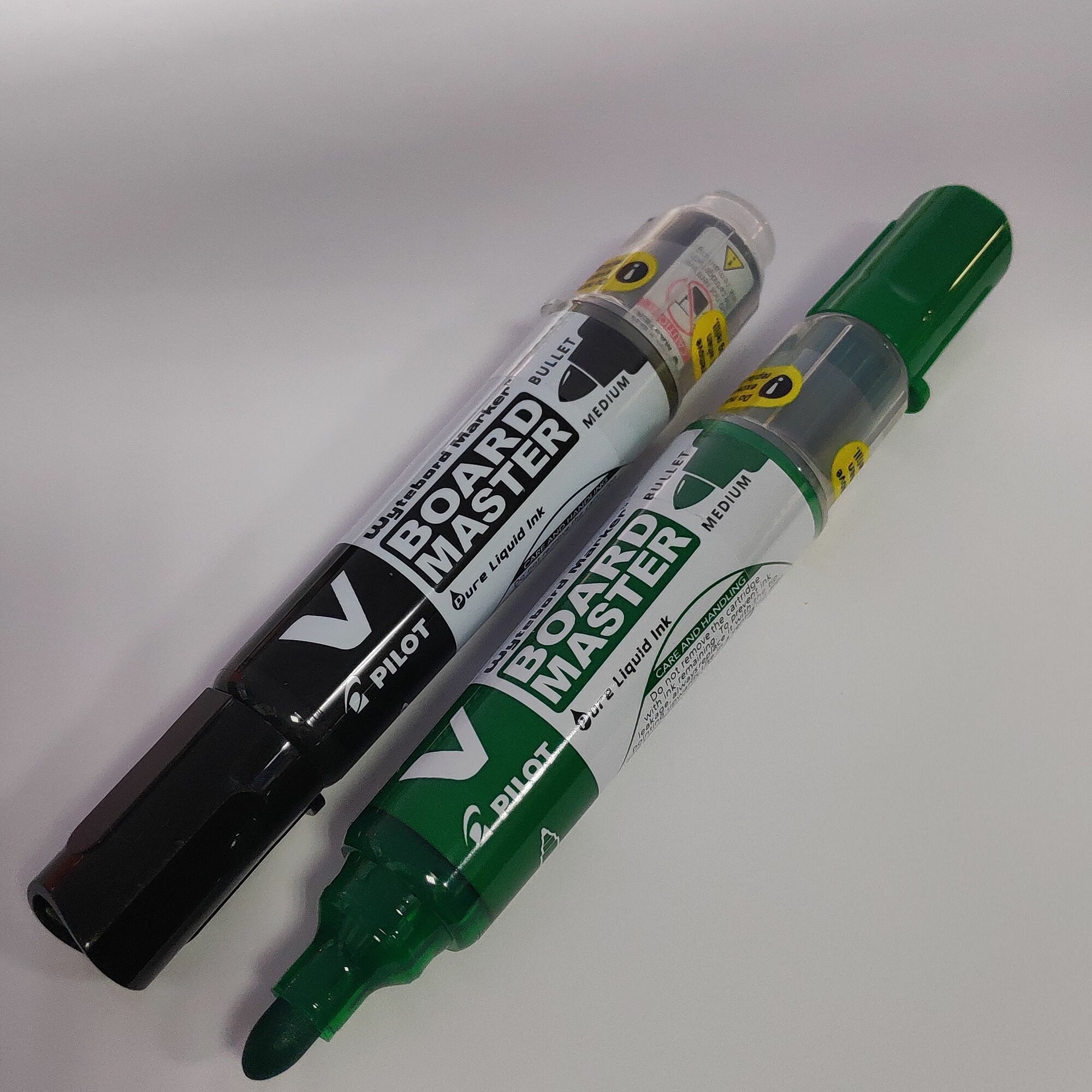 Набор 2 маркера для белой доски чёрного И зелёного цвета Pilot "BOARD MASTER".