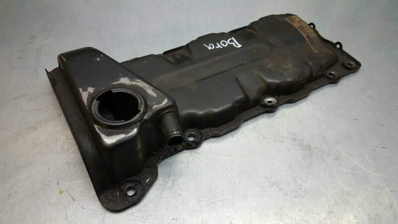 Крышка клапанов Volkswagen Bora 1J6 VR5 1998- 2005