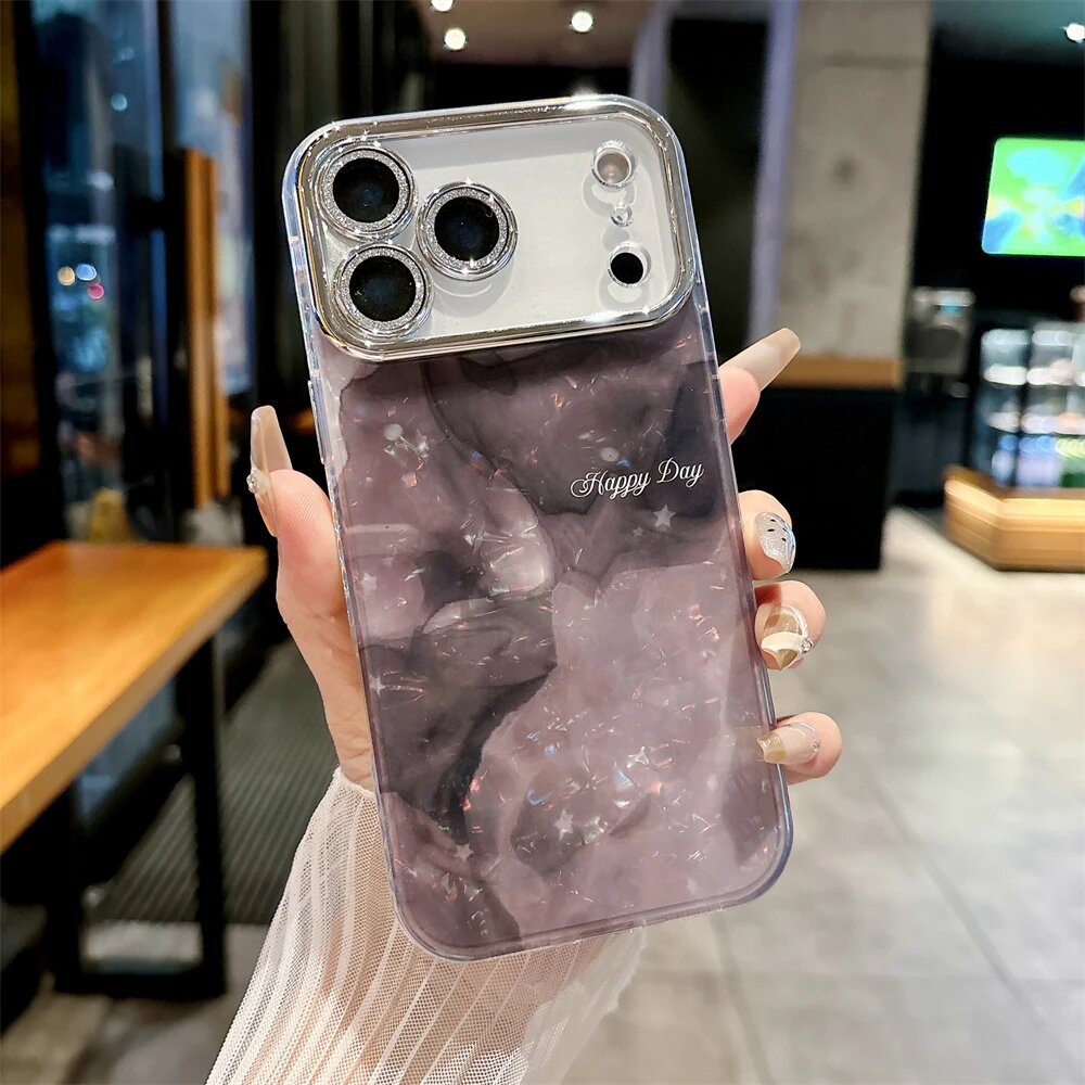 Серый чехол для iPhone 17 с лазерным узором