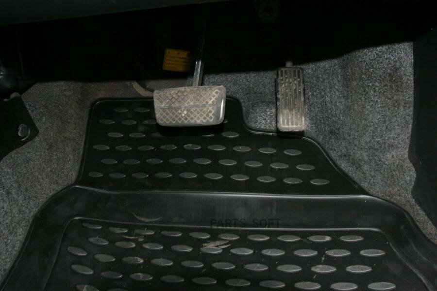NLC1823210K ELEMENT-AUTOFAMILY Коврик автомобильный резиновый HONDA Fit GD1 JDM, 06/2001-09/2007, П. Р, 4 шт. (полиуретан)