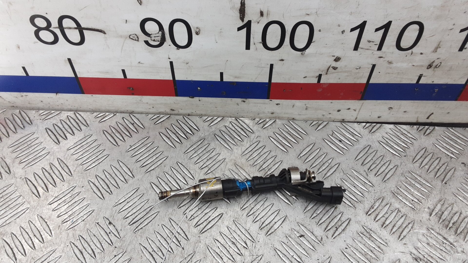 Форсунка бензиновая FORD FOCUS 3, Номер 0261500103