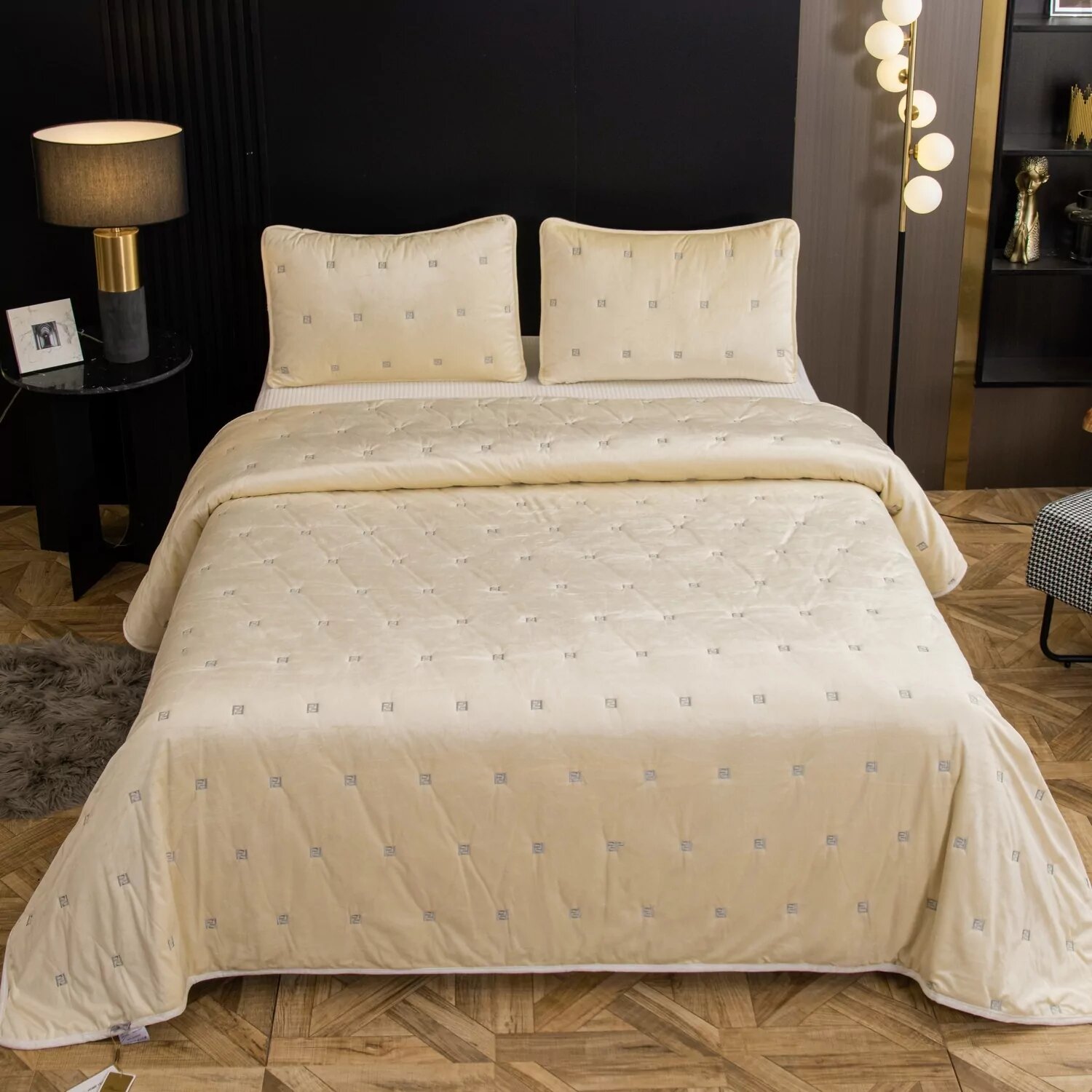 Покрывало VIVA-HOME TEXTILE Grande OVS009, велюр, 100% полиэстер, молочный цвет