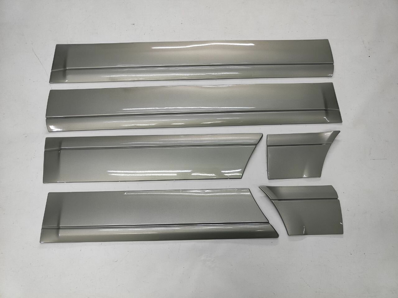 Молдинги дверей для ВАЗ 2114, 2115 старого образца (широкие) в цвете талая вода 206