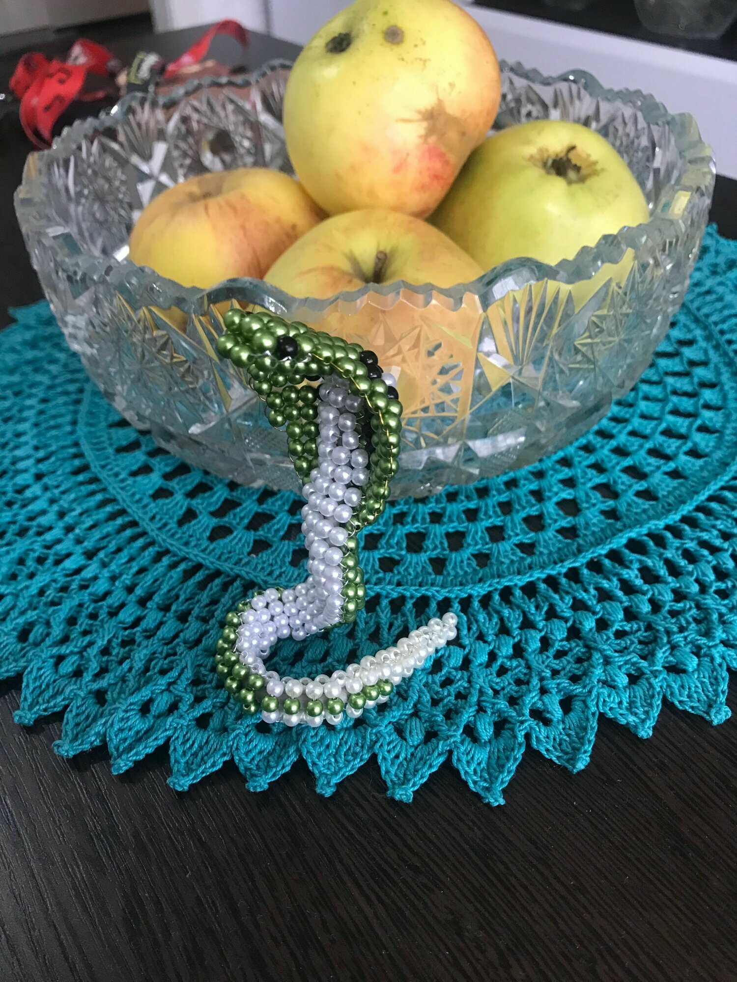 Фигурка из бисера Змея