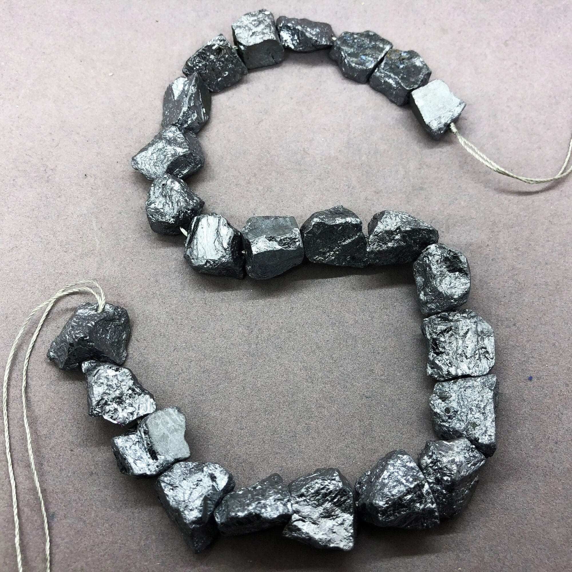 Рудный Пренит синий кружевной Ботсвана Агат лабрадурит терагерц 40 см Terahertz