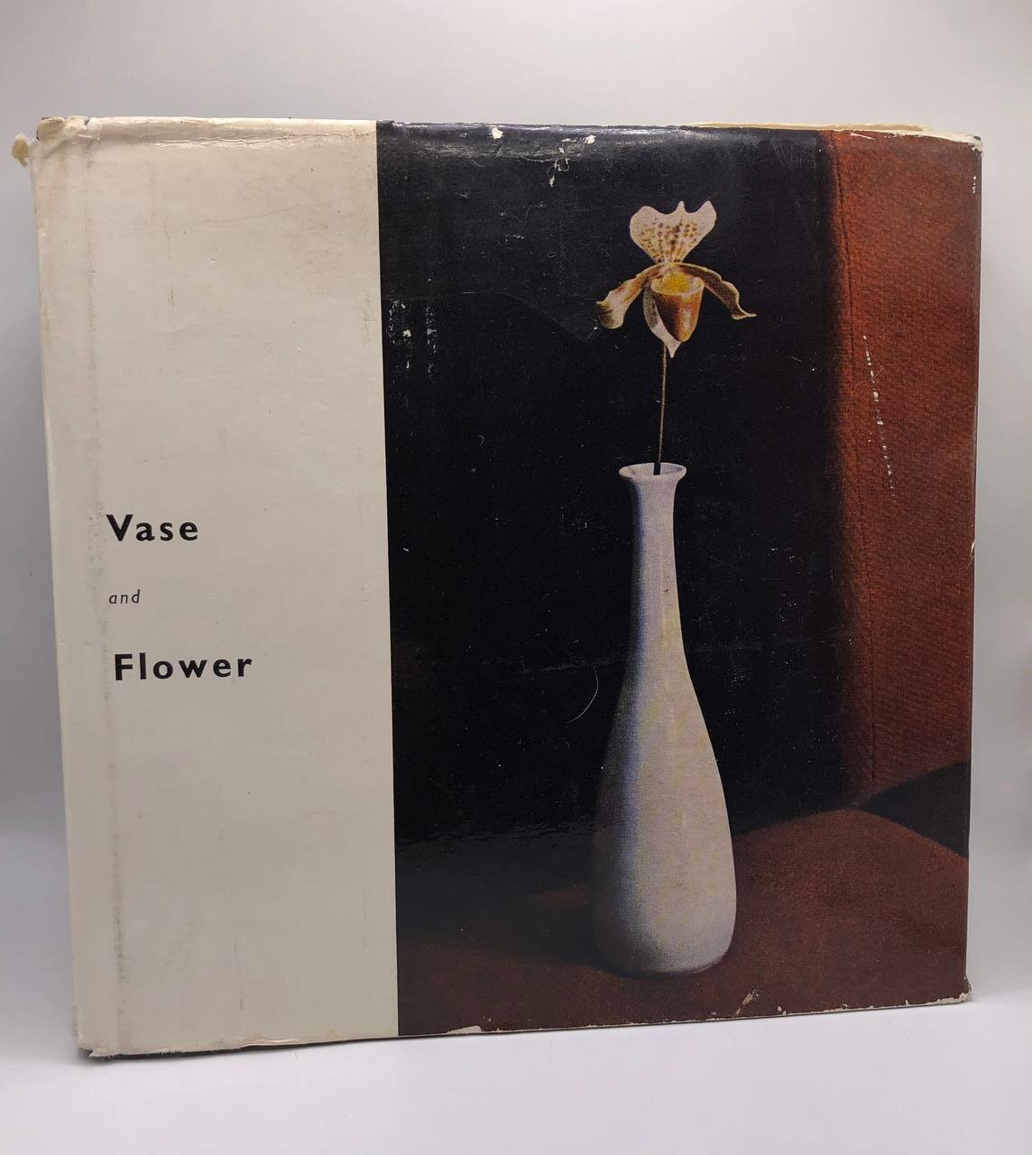 Vase and Flower 1963 г.