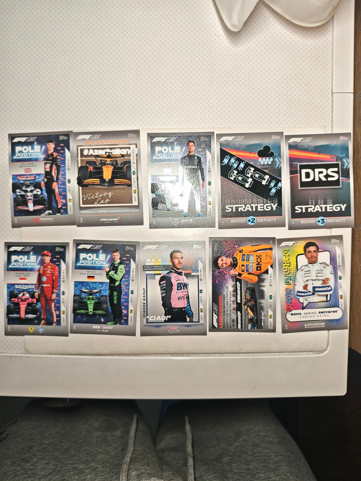 Набор стандартных коллекционных карточек Topps 2025 Tubro Attax F1