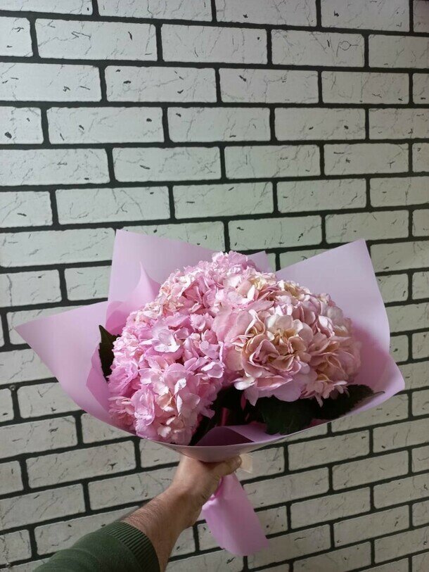 Букет Well Flowers "Гортензии", круглый, XXL, розовая, 3 шт, букет свежих цветов
