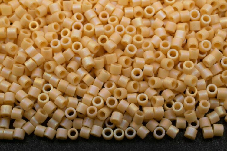 Бисер японский MIYUKI Delica цилиндр 15/0 DBS-1591 персик, матовый радужный непрозрачный, 5 грамм
