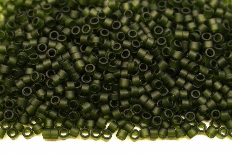 Бисер японский TOHO Treasure цилиндрический 11/0 #0940F оливковый, матовый прозрачный, 5 грамм