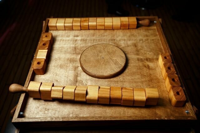 Серия игр из Форта Боярд: игра на баланс "Башня"