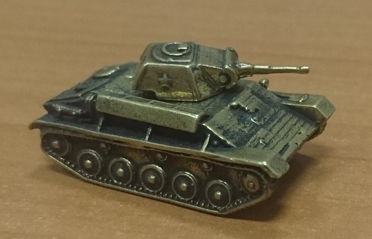 Бронзовая статуэтка Танк Т-70
