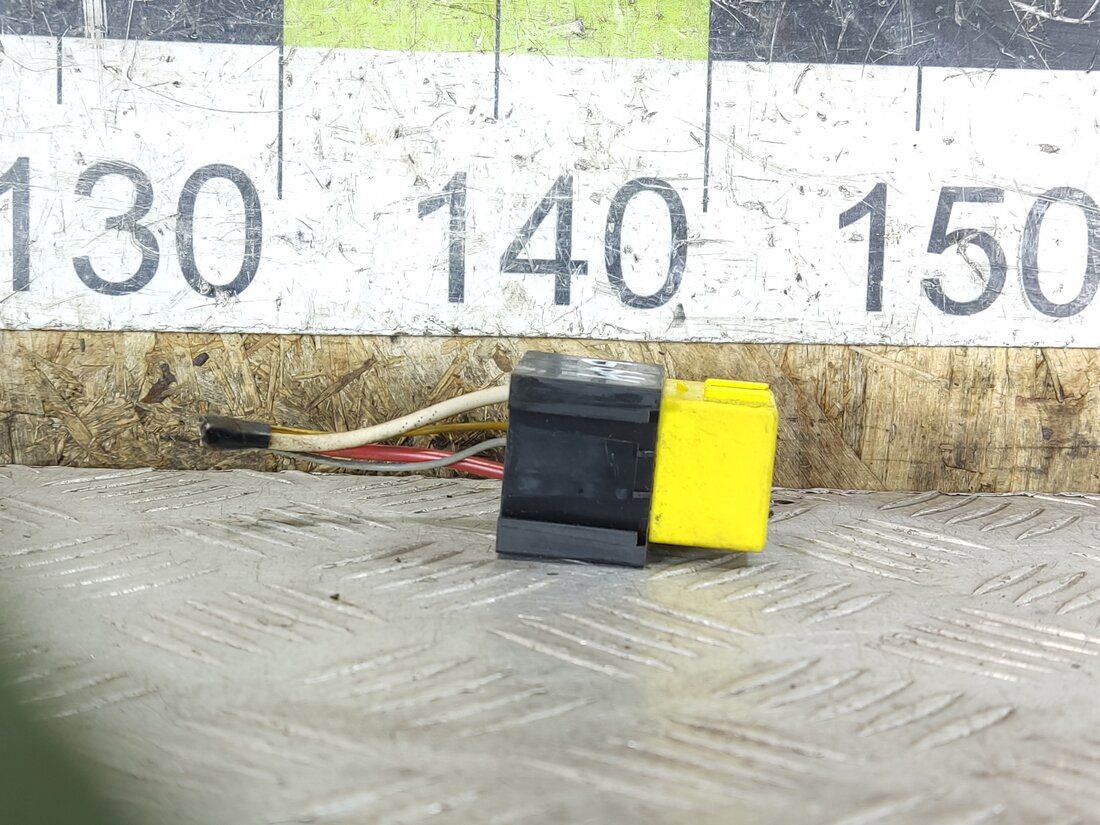 Реле RENAULT Logan 2005 2014 8200253921