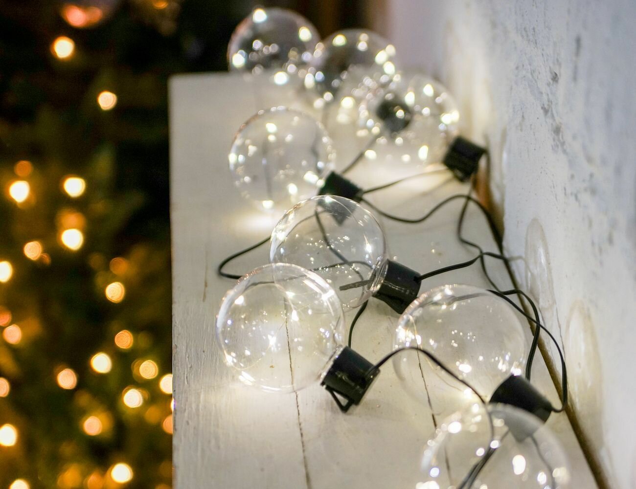 Гирлянда из лампочек палле дивертенти, 10 прозрачных ламп, 50 теплых белых микро LED-огней, 4.5+3 м, таймер, черный PVC, батарейки, Koopman International DX9500700