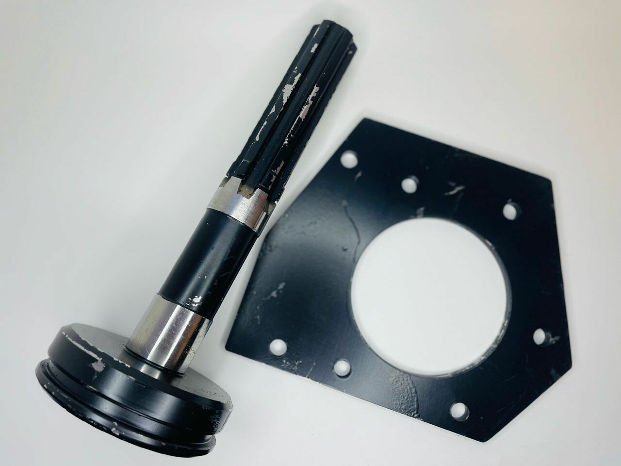 Koмплeкт пеpeoборудования с ПД-10 нa стaртep ЮМЗ-6 (плита+вал ) двигатeль Д-65