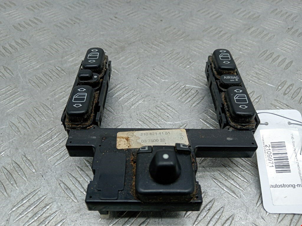 Блок управления стеклоподъемниками Mercedes E-Class (W210) A2108214551 арт. 2109971