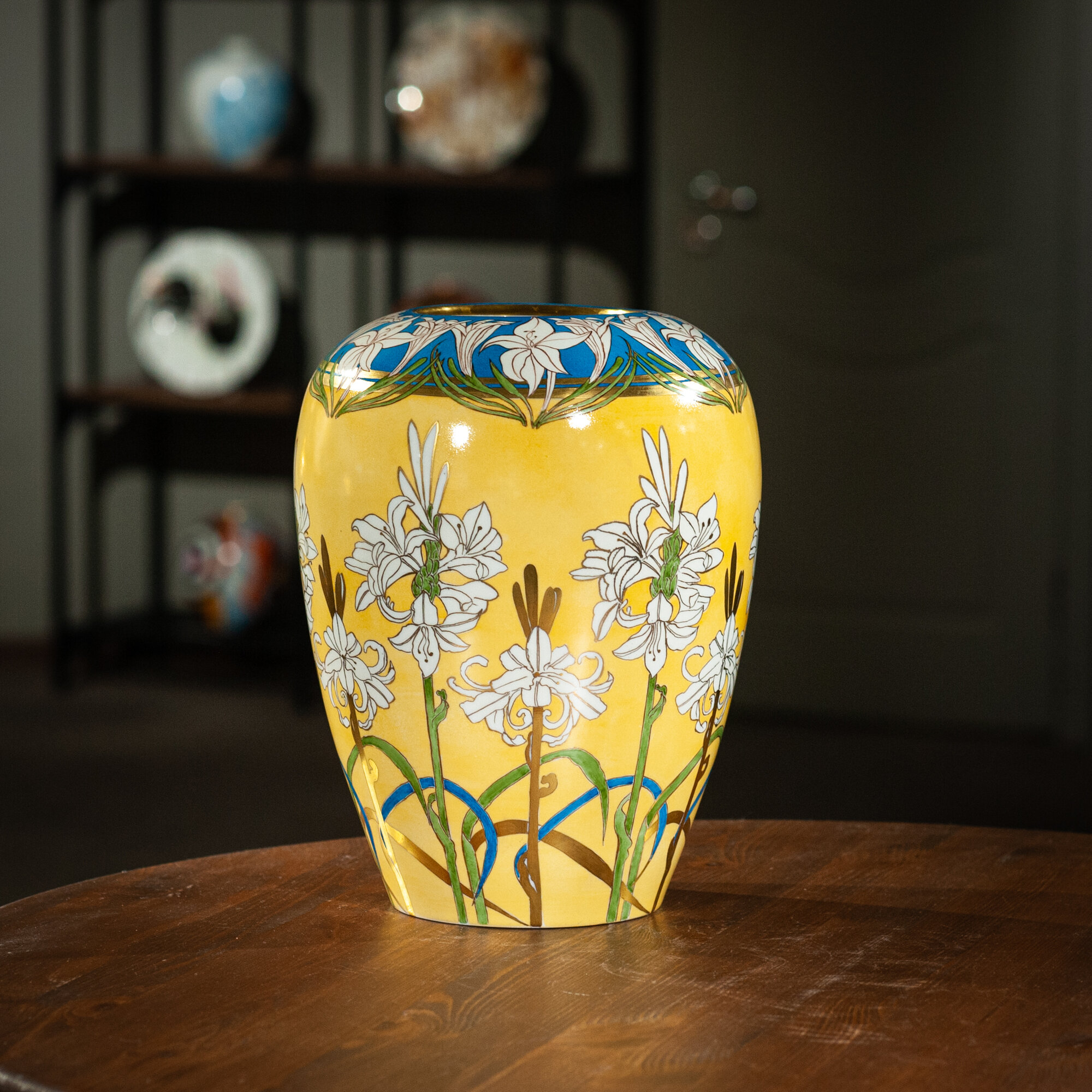 Ваза для цветов "Золотая лилия"