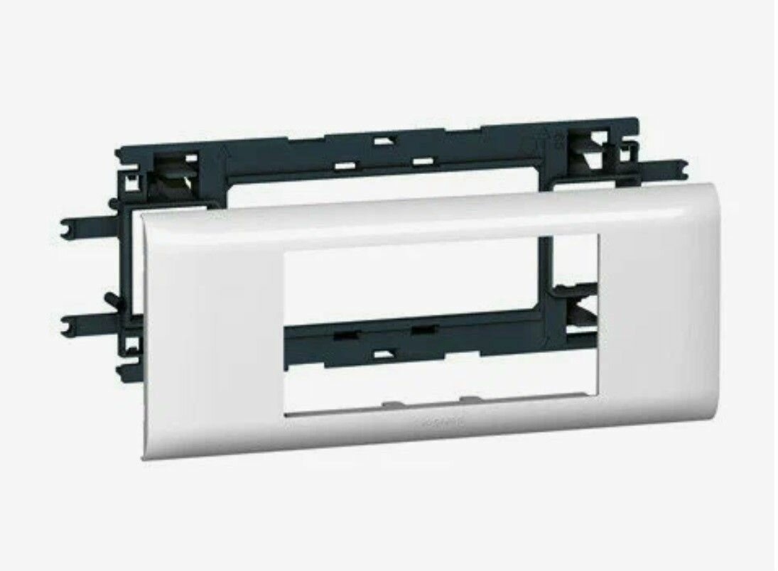 LEGRAND 010954 Суппорт Mosaic 4 модуля, с рамкой, 65мм