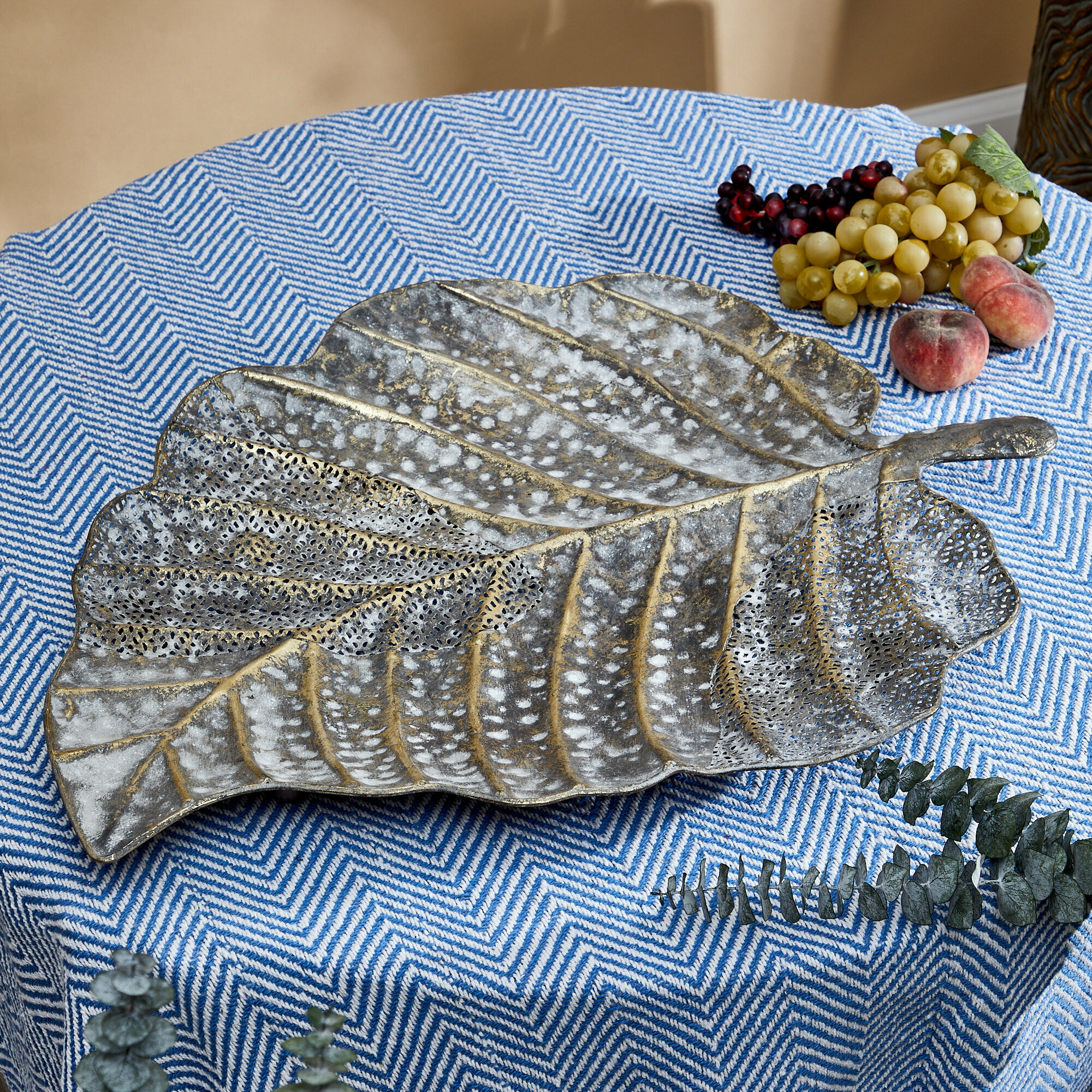 57-123/1 Блюдо декоративное Лист 57х45х5см, Железо, золотистый, Glasar