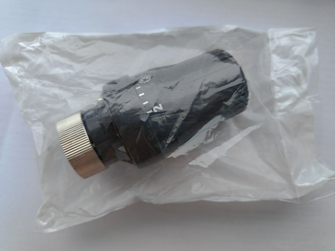 Термостатическая головка hummel, подключение тип Danfoss, черный цвет