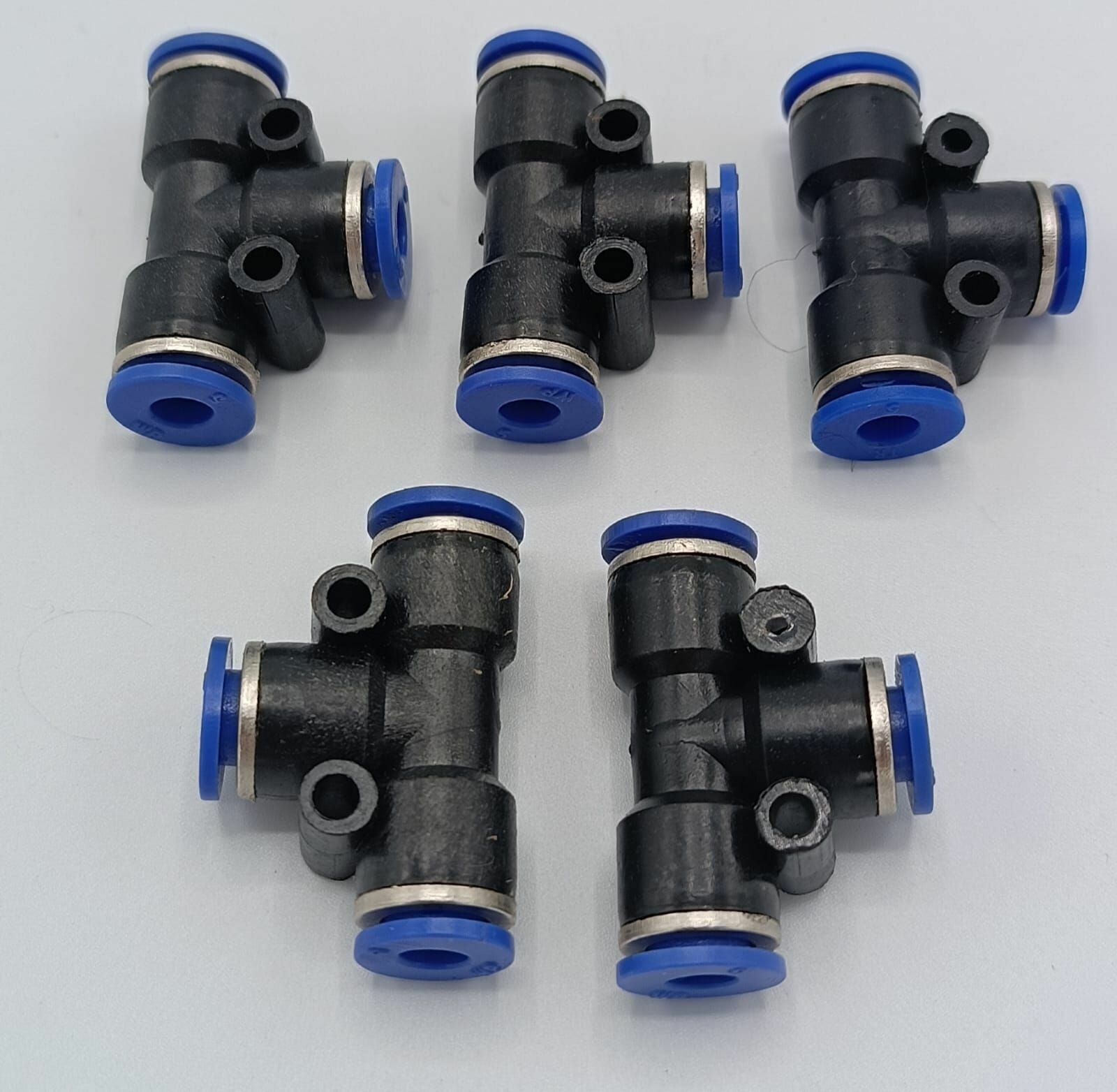 Фитинг Т-образный (тройник) цанговый пневматический 5 мм (5 штук)