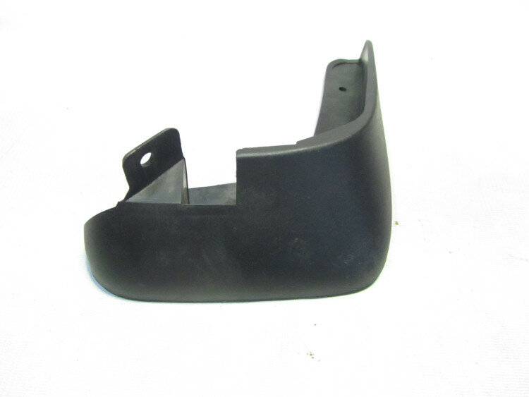 Брызговик передний правый 96590726 Шевроле Спарк М200. - General Motors