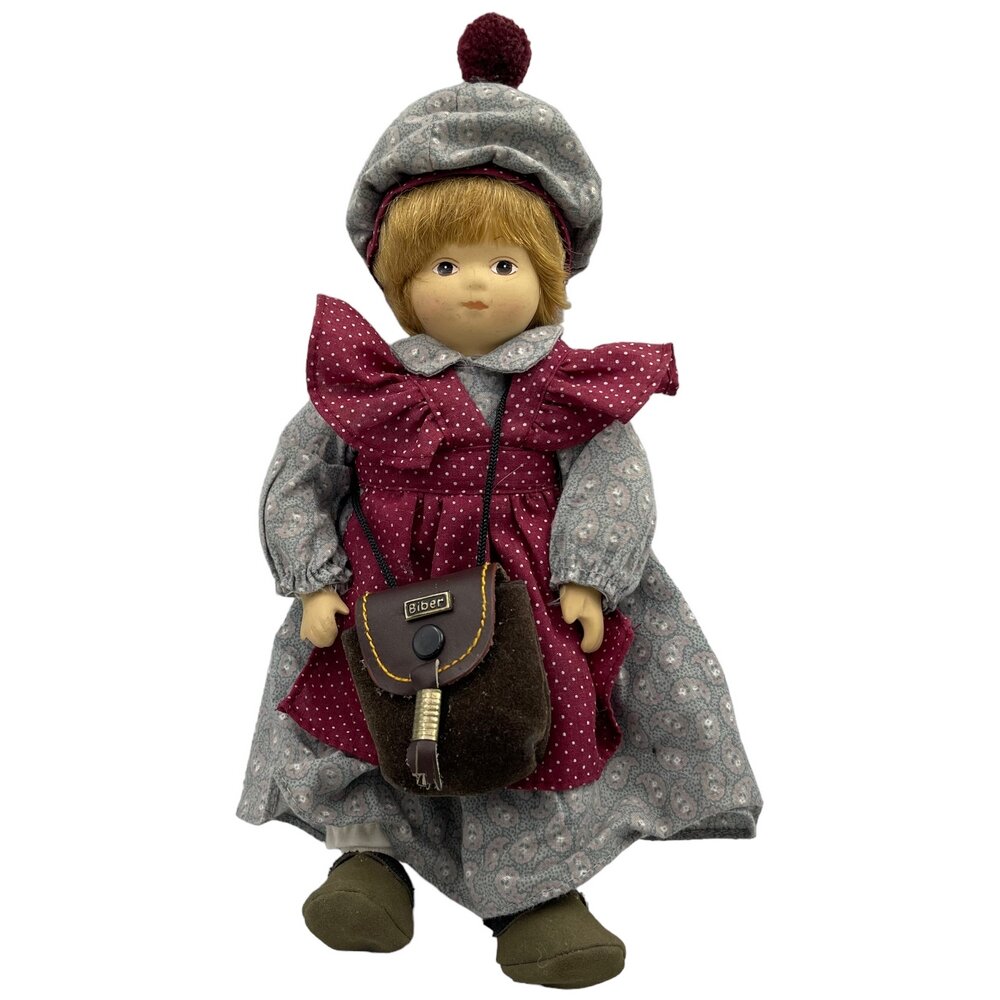 Кукла интерьерная в беретке и фартуке, фарфор, 24 см, 1960-1970 гг, Европа